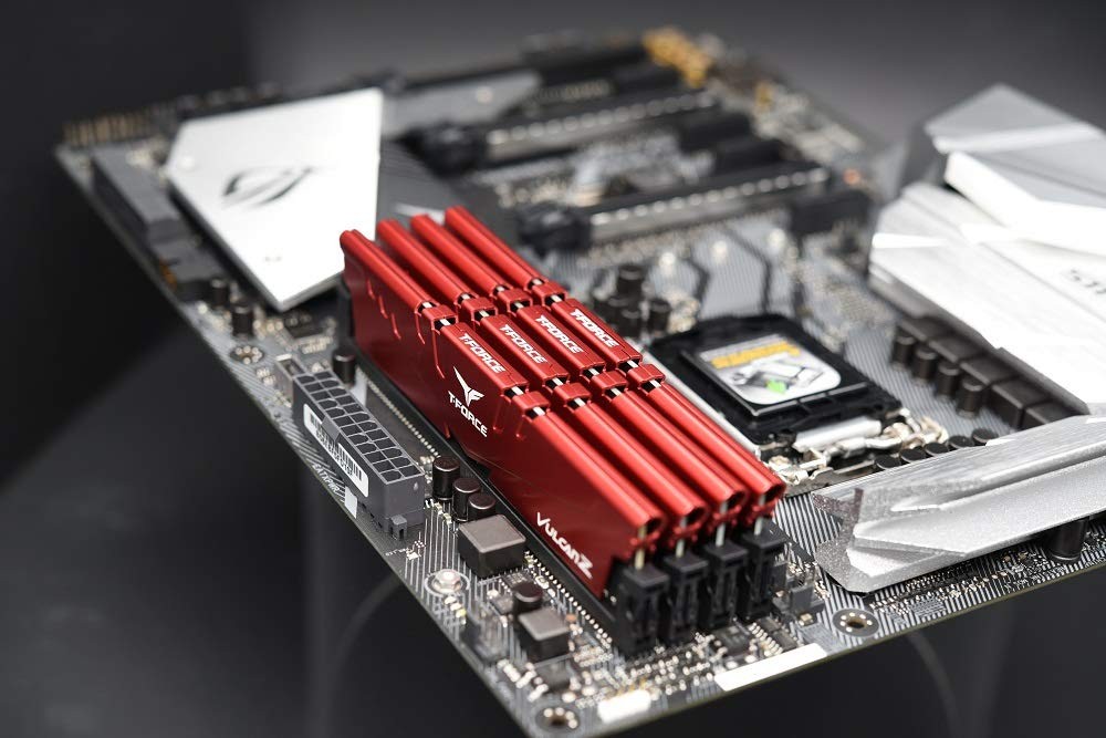 RAM Team Group T-FORCE VULCAN Z RED 16GB (8GBX2) DDR4-3000