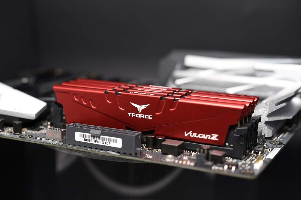 RAM Team Group T-FORCE VULCAN Z RED 4GB DDR4-3000